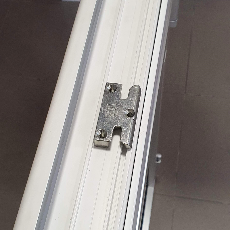 Cerradero seguridad para PVC